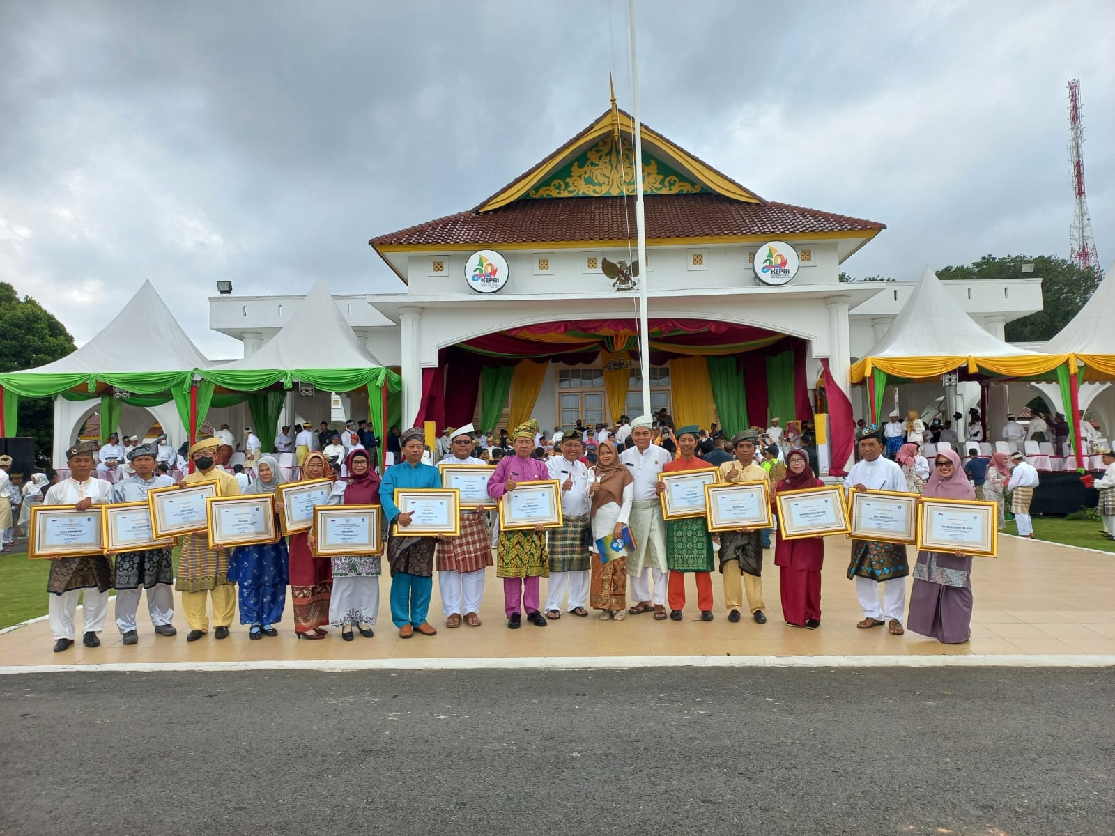 SMAN 20 BATAM MENERIMA PENGHARGAAN – SMAN 20 BATAM – C.E.R.D.A.S ...